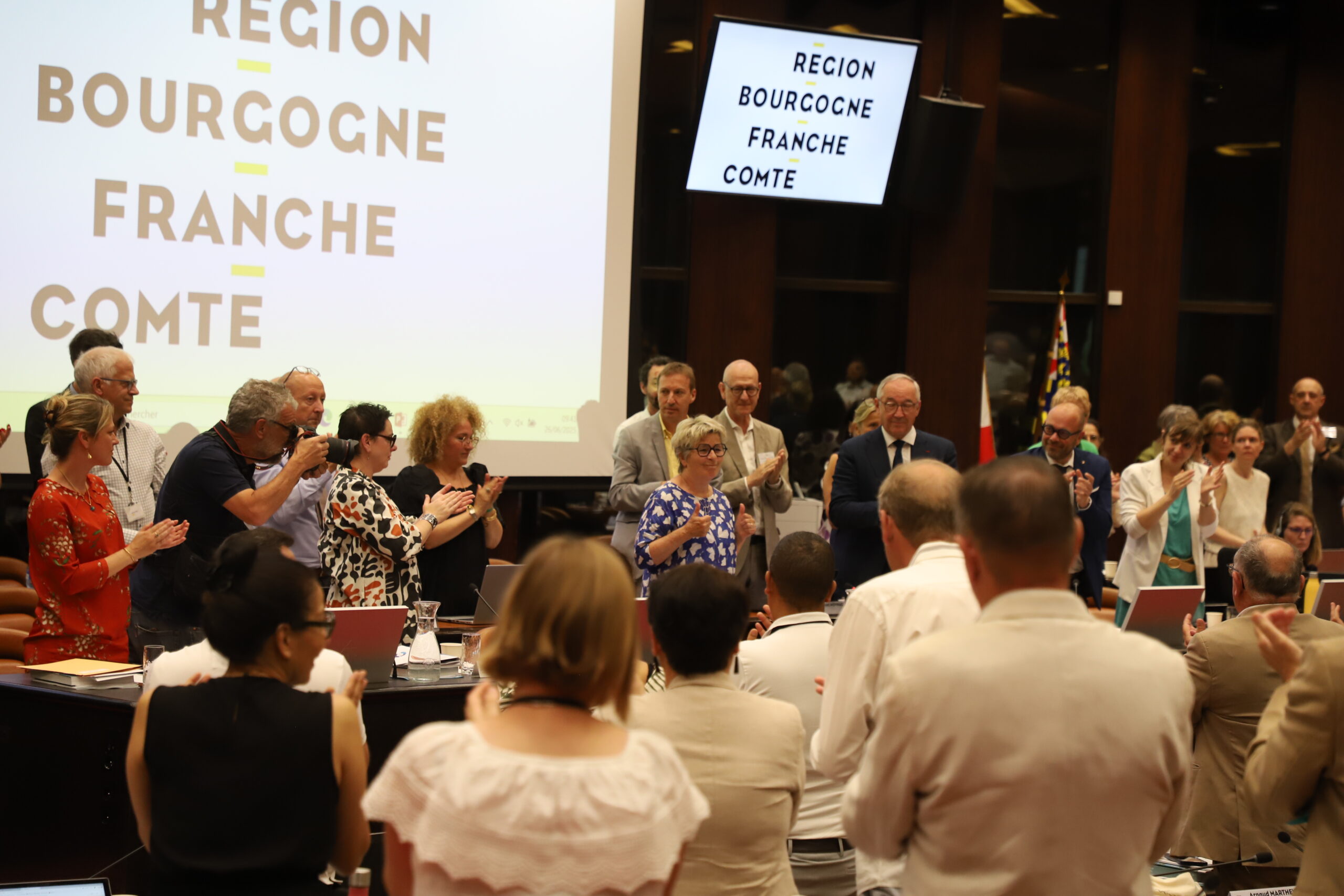 Marie-Guite Dufay tire sa révérence : une dernière Assemblée plénière ...