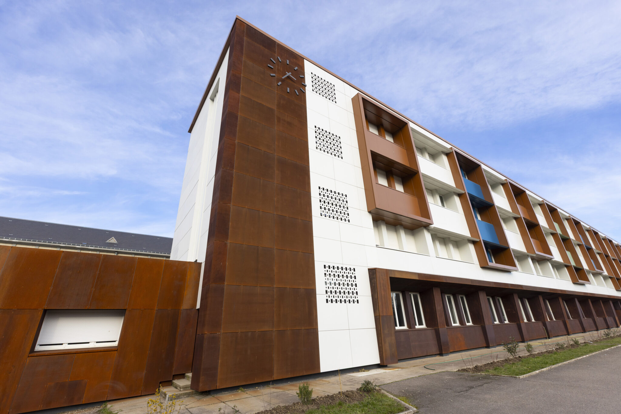 À Dijon, le lycée Le Castel entre dans une nouvelle ère : une ...